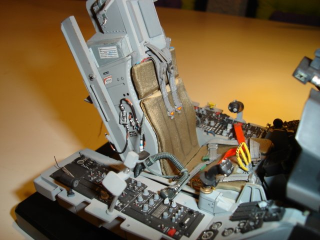 1/12 Esci F16 Cockpit by Pieter Posthumus